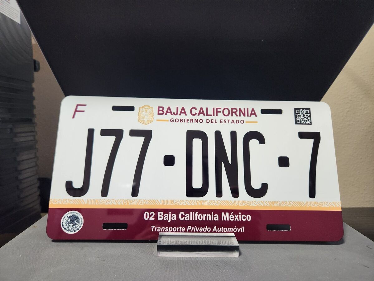 Placas en Baja California